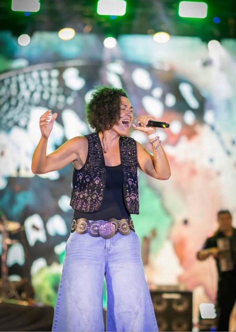 Cuando la voz encuentra al pueblo: Paula Basalo y un inicio inolvidable ...