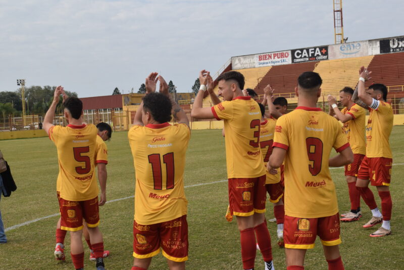Bombazo en Corrientes: Batistuta llega a Boca Unidos - Diario El ...