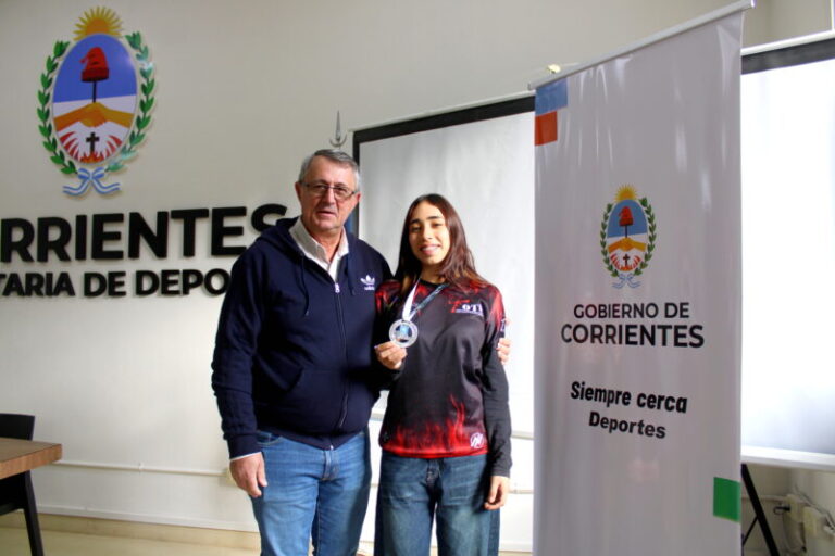 Terrile, junto a la medallista de plata, Mayra Bernal - Diario El ...