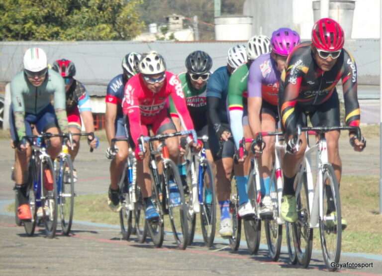 El velódromo de Goya vibró con un Gran Premio de nivel regional ...